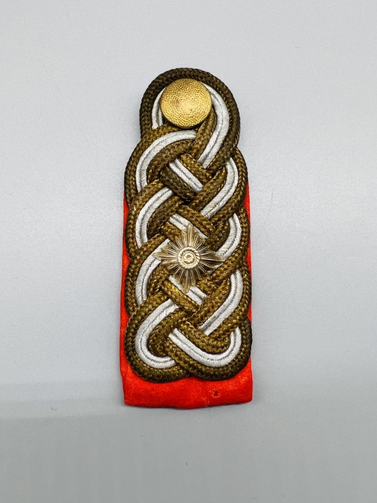 Heer Generalleutnant Shoulder Boards I WW2 German Insignia