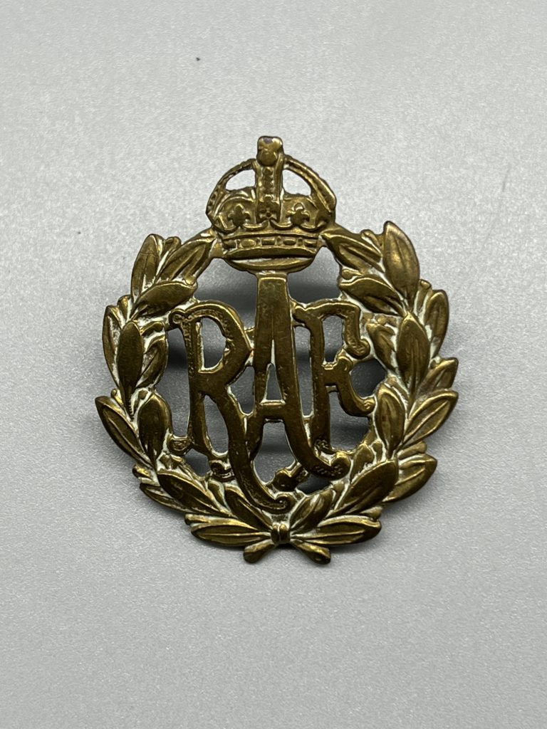 Royal Air Force Cap Badge I WW2 British Air Force Militaria