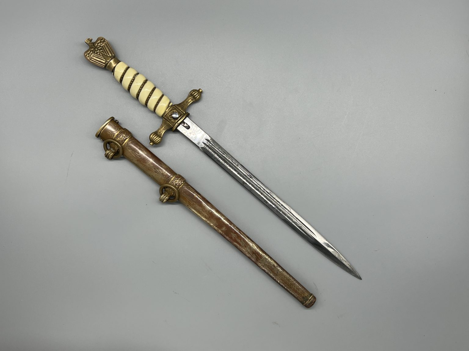 WW2 Kriegsmarine Officers Dagger by WKC I WW2 Militaria