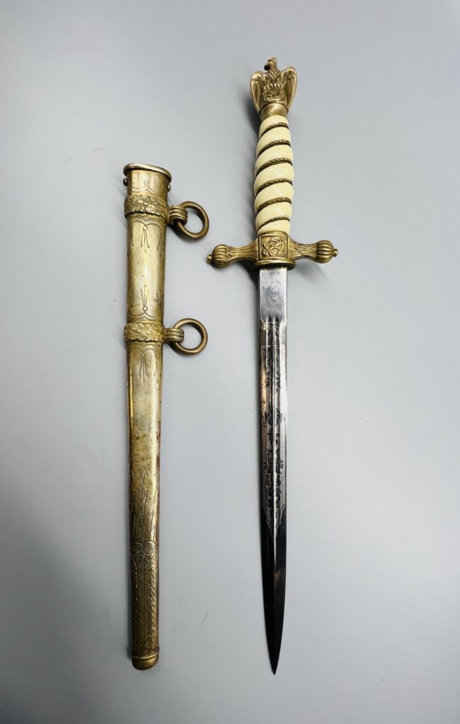 WW2 Kriegsmarine Officers Dagger by WKC I WW2 Militaria