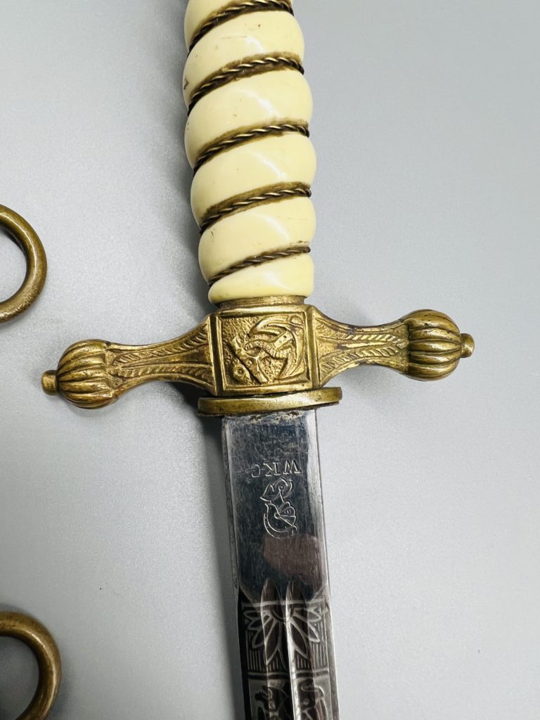 WW2 Kriegsmarine Officers Dagger by WKC I WW2 Militaria