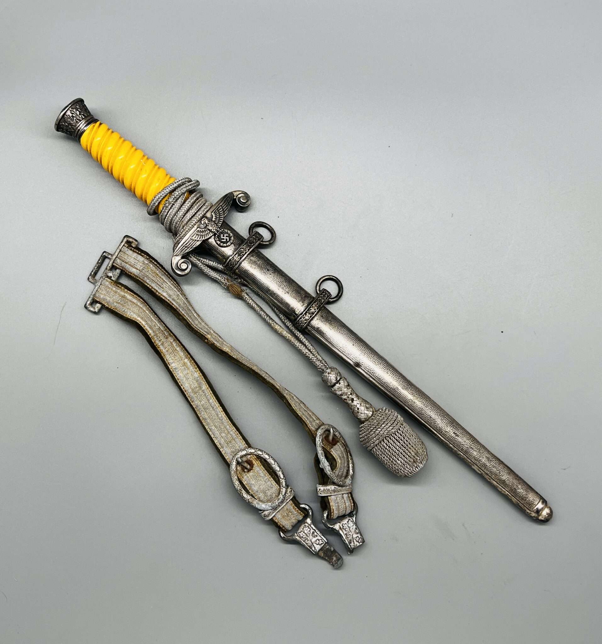 WW2 Heer Officer’s Dress Dagger By Carl Eickhorn Solingen