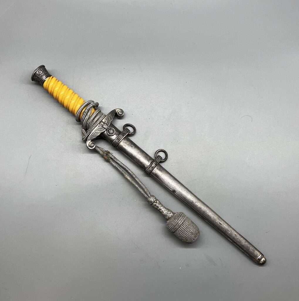 WW2 Heer Officer’s Dress Dagger By Carl Eickhorn Solingen