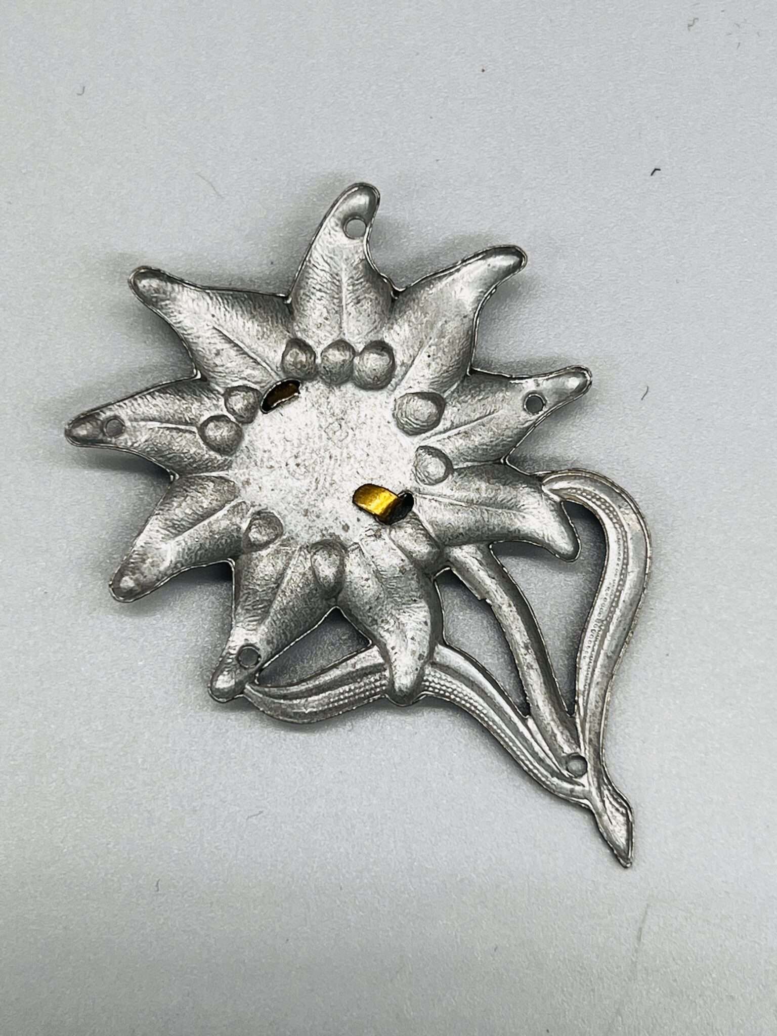 Edelweiss Gebirgsjager M43 Cap Badge I WW2 German Militaria