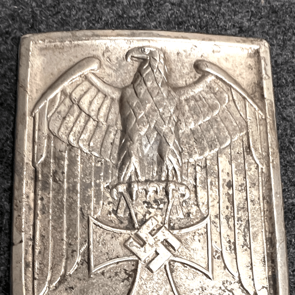 Luftwaffe Cholm Campaign Shield 1942 - Militaria Collectibles